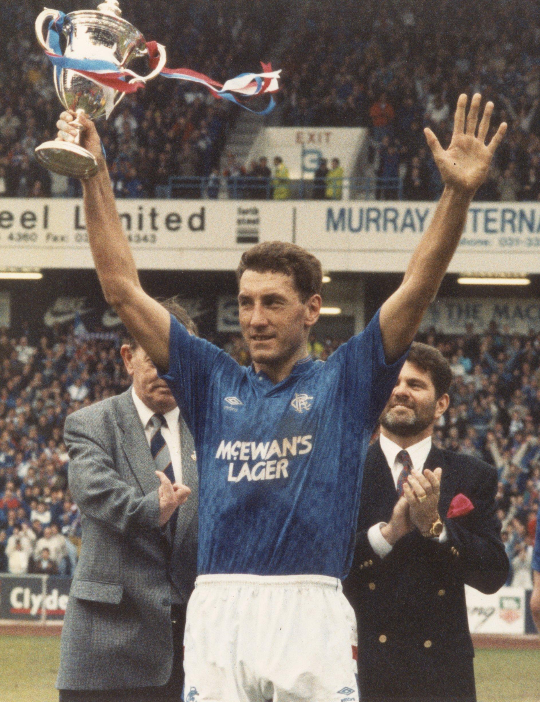 Terry Butcher – England 82′ – THE KIT RAIL